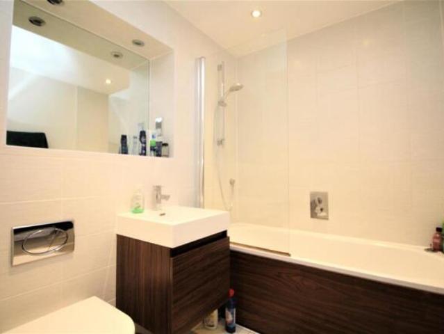 2 bedroom flat for rent in Railway & Bicycle, London Road, Sevenoaks, TN13
