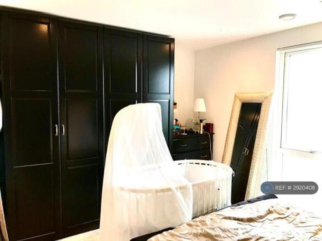 2 bedroom flat for rent in Railway Terrace, Slough, SL2