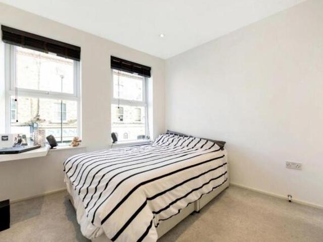 2 bedroom flat for rent in Railton Road, SE24