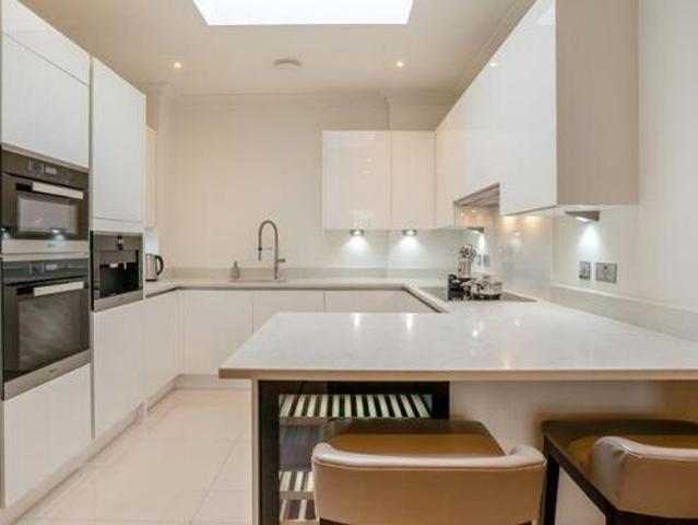2 bedroom flat for rent in Rainville Road, Fulham, London, W6