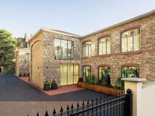 2 Bedroom Flat For Rent In Ravenscourt Park, London