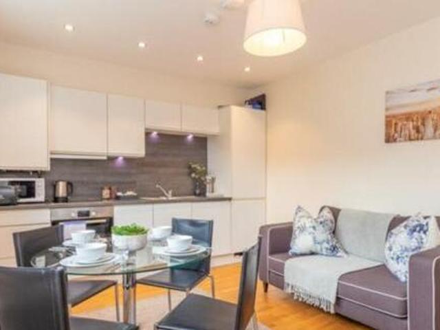 2 Bedroom Flat For Rent In Ravenscourt Park