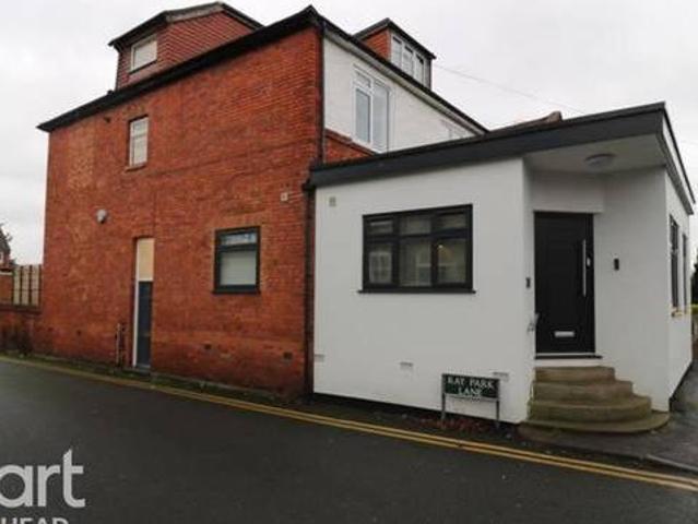 2 bedroom flat for rent in Ray Street Maidenhead SL6