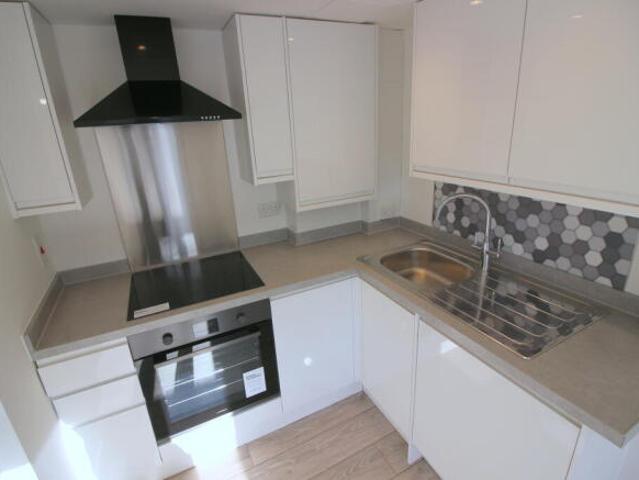 2 bedroom flat for rent in Raynham Road, Hammersmith And Fulham, London, W6