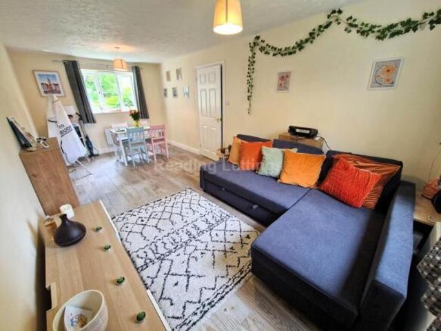 2 bedroom flat for rent in Rembrandt Way, Reading, RG1
