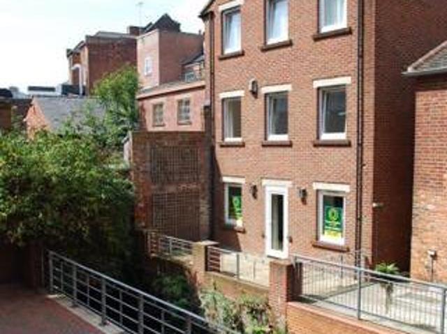 2 Bedroom Flat For Rent In Reading, Berkshire