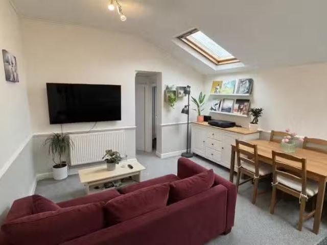 2 bedroom flat for rent in Rear Flat, Coldharbour Road, Bristo.