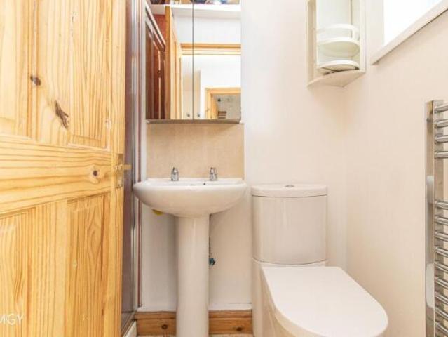 2 bedroom flat for rent in Rectory Road, Cardiff, CF5