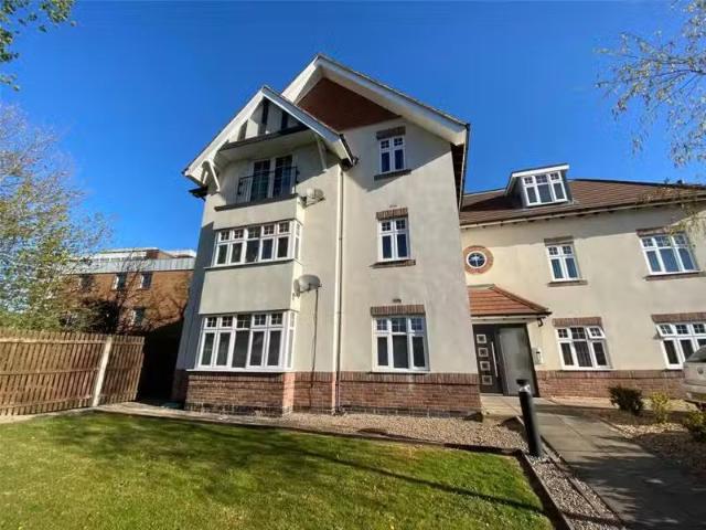 2 bedroom flat for rent in Rectory Road, Sutton Coldfield, Wes.