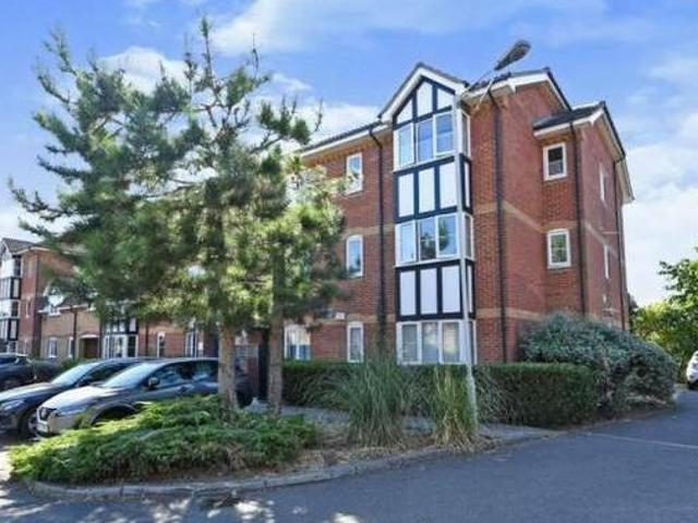 2 bedroom flat for rent in Redwood Gardens London E4