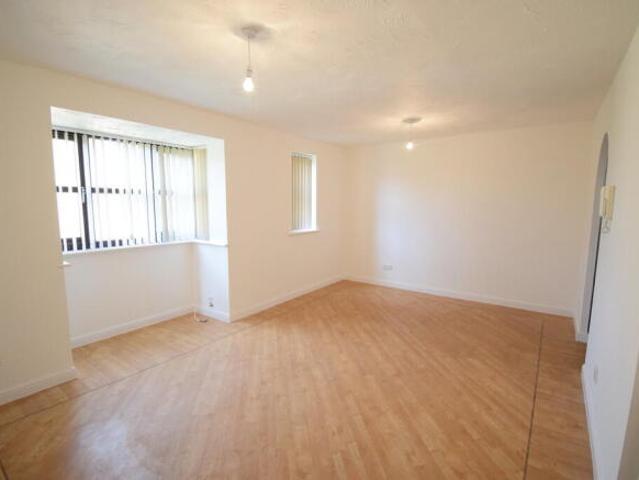 2 bedroom flat for rent in Redwood Grove, Bedford, MK42