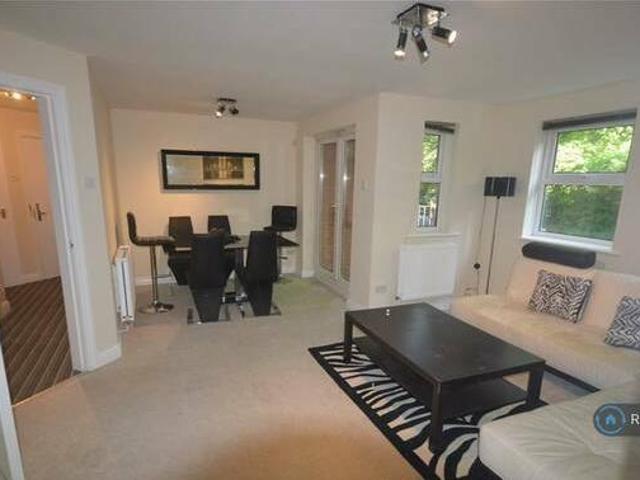 2 bedroom flat for rent in Redcot Bolton BL1