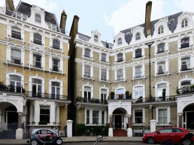 2 bedroom flat for rent in Redcliffe Square, Chelsea, London, SW10
