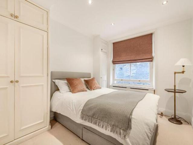 2 bedroom flat for rent in Redcliffe Street, Chelsea, London, SW10