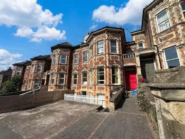 2 bedroom flat for rent in Redland, Hampton Road, BS6 6HL, BS6