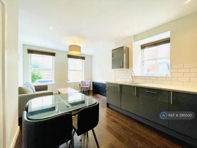 2 bedroom flat for rent in Regan Way, London, N1