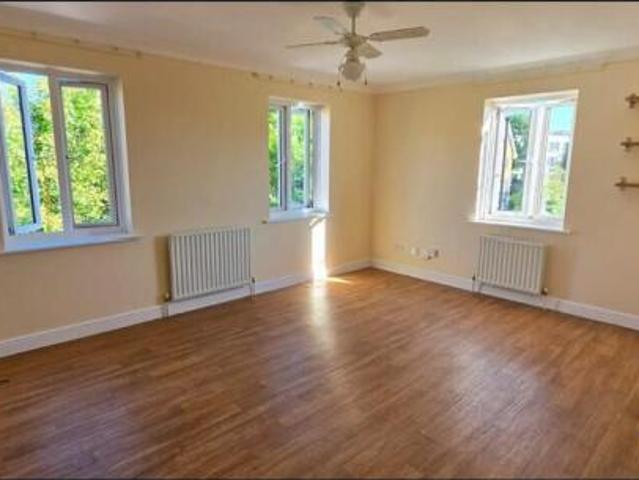 2 bedroom flat for rent in Regency Mews, London, SW9