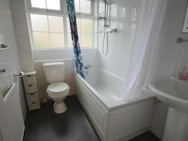 2 bedroom flat for rent in Regency Court, Withdean Rise, Brighton, BN1