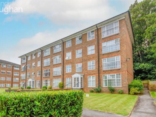 2 bedroom flat for rent in Regency Court, Withdean Rise, Brighton, BN1