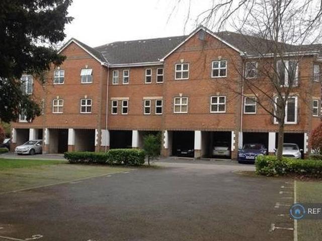 2 bedroom flat for rent in Regent Court Basingstoke RG21