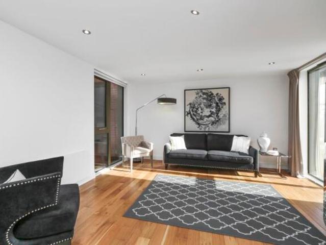 2 bedroom flat for rent in Regents Park Road, Finchley Central, London, N3
