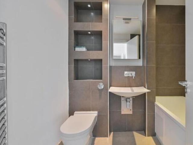 2 bedroom flat for rent in Regents Park Road, Primrose Hill, London, NW1