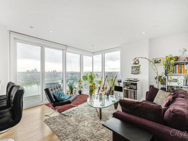 2 bedroom flat for rent in Residence Tower, Woodberry Grove, London, N4