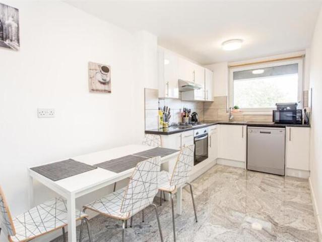 2 bedroom flat for rent in Rhodeswell Road, Limehouse, E14