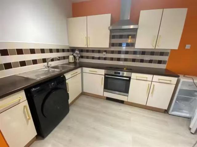 2 bedroom flat for rent in Rhodfa'r Gwagenni, Barry, CF63