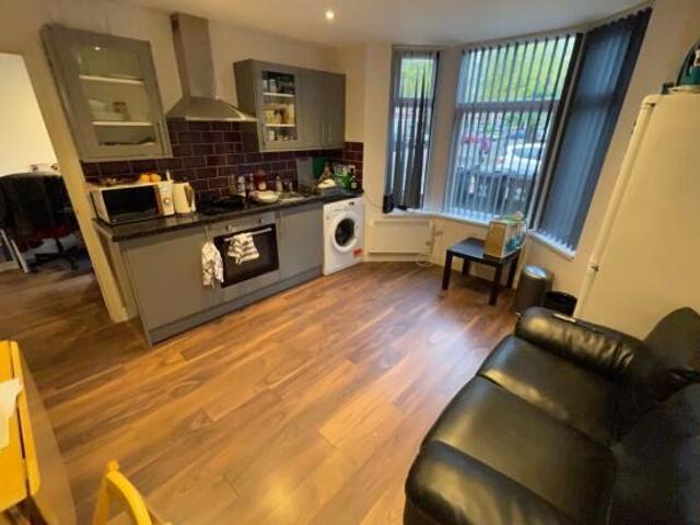 2 bedroom flat for rent in Rhigos Gardens Cardiff, CF24