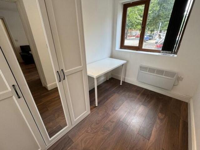 2 bedroom flat for rent in Rhigos Gardens Cardiff, CF24