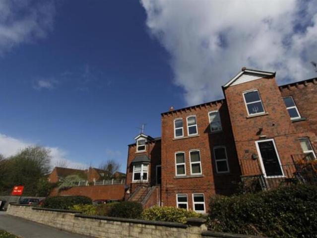 2 bedroom flat for rent in Ring Road, Moortown, LS17