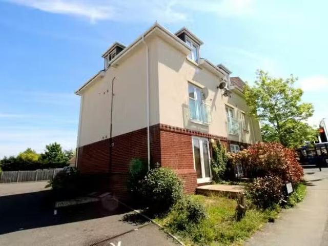 2 bedroom flat for rent in Ringwood Road, Poole, Dorset, BH14
