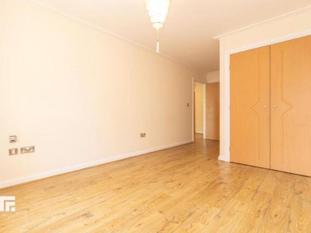 2 bedroom flat for rent in Rio House, Century Wharf, CF10
