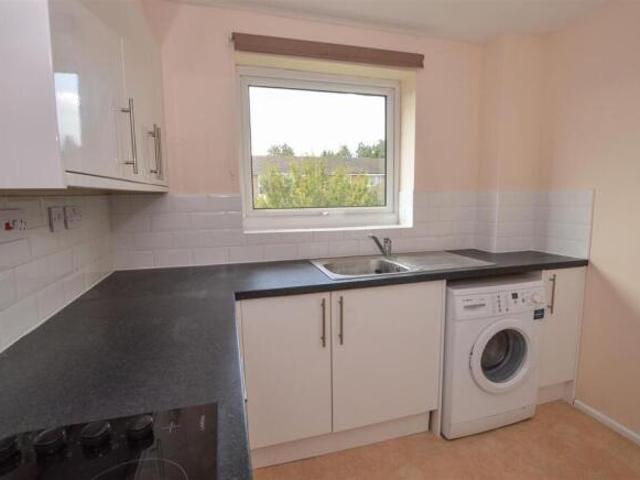 2 bedroom flat for rent in Ribbledale, London Colney, AL2