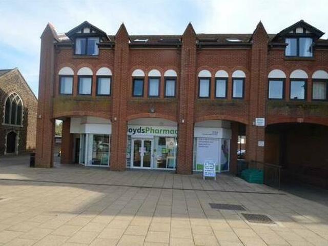 2 bedroom flat for rent in Richard Daniels House Shefford Beds SG17