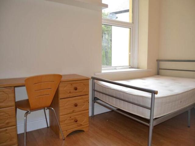2 bedroom flat for rent in Richmond Crescent, Roath, Cardiff, CF24