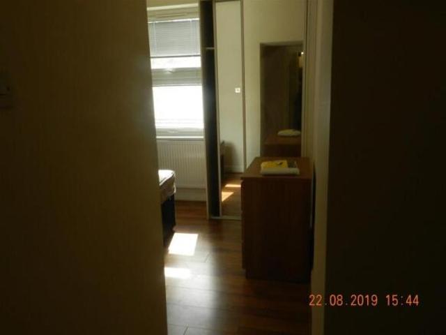2 bedroom flat for rent in Richmond Crescent, Roath, CF24