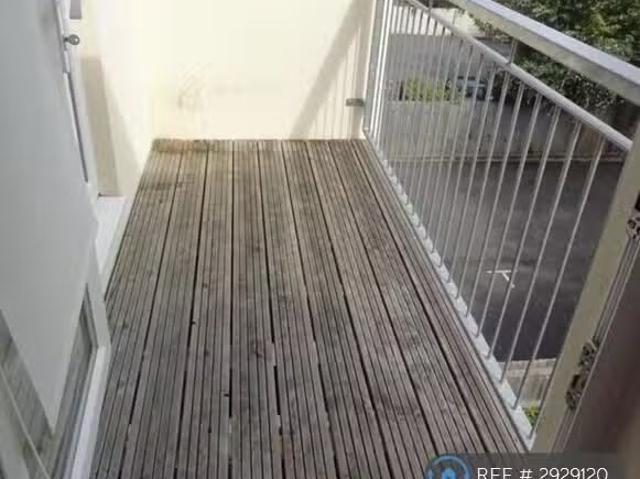 2 bedroom flat for rent in Richmond Park Road, Bournemouth, BH8