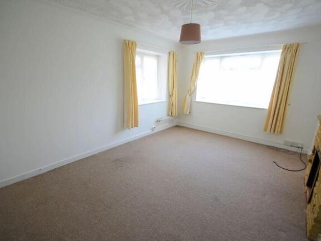2 bedroom flat for rent in Richmond Park Road, Bournemouth, BH8