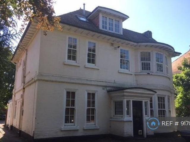 2 bedroom flat for rent in Richmond Park Road Bournemouth BH8