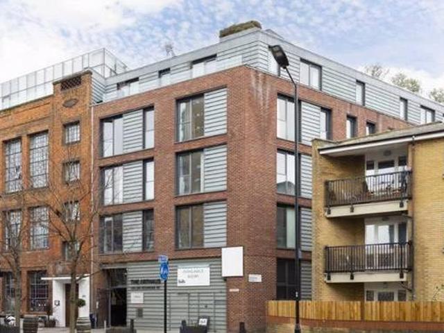 2 bedroom flat for rent in Richmond Road London Fields E8
