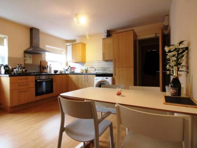 2 bedroom flat for rent in Richmond Road, Roath, CF24