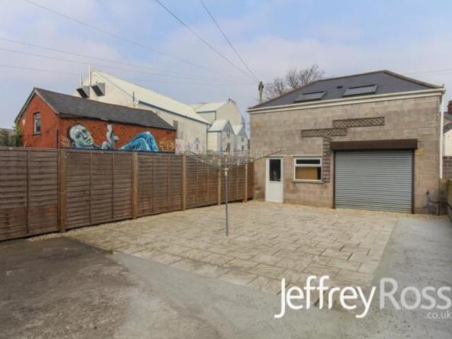 2 bedroom flat for rent in Richmond Road, Roath, CF24
