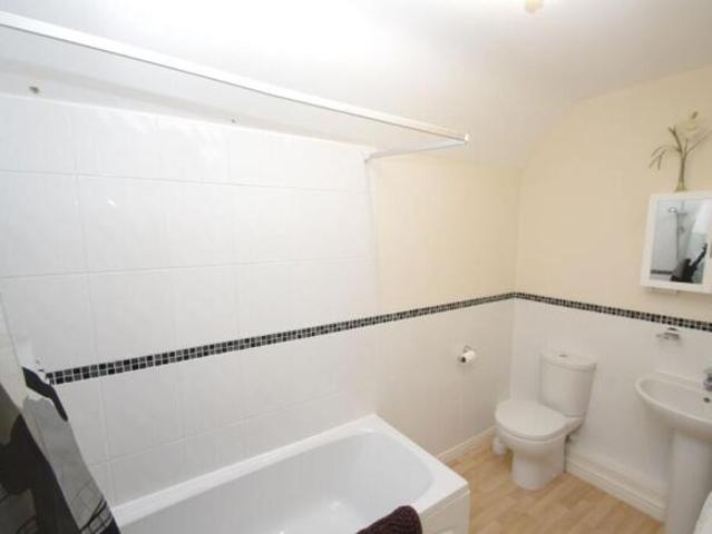 2 bedroom flat for rent in Rickmansworth Road Wd18, Watford, WD18