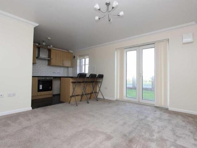 2 bedroom flat for rent in Ridley Close, Barking, IG11