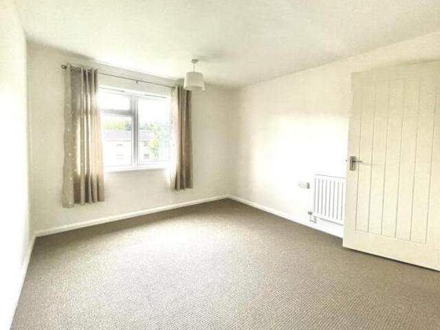 2 bedroom flat for rent in Rifford Road, EX2