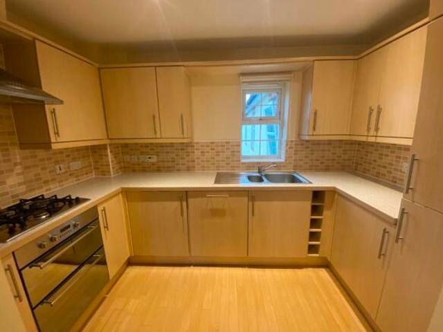 2 bedroom flat for rent in Rigel Close, The Oaks, Swindon, SN25