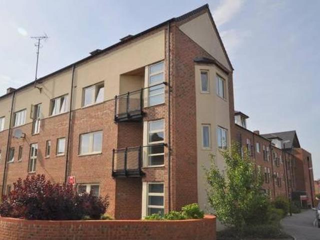 2 bedroom flat for rent in Ripley House Lawrence Square York YO10