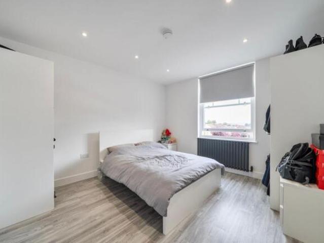 2 bedroom flat for rent in Rippolson Road, London, SE18